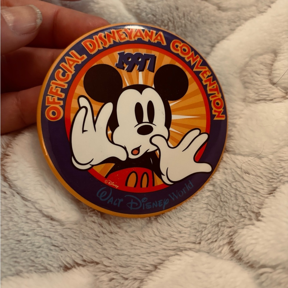 1997 Official Walt Disney World Official Disneyana Co… - Gem